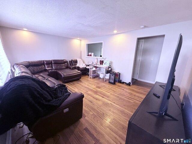house with 3 bedroom, Hamden CT ES105143381