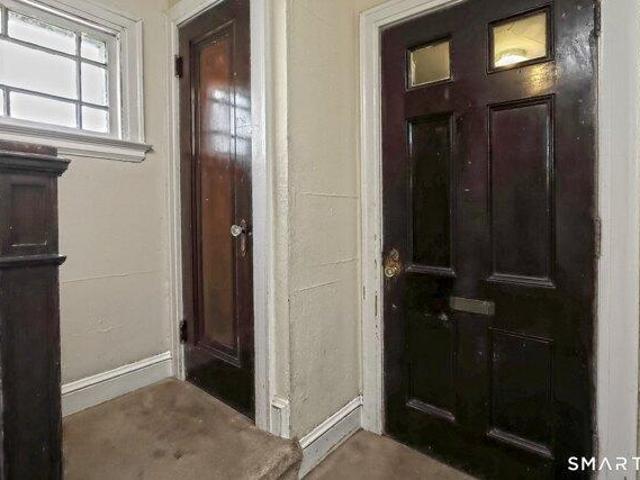 house with 3 bedroom, Hamden CT ES105174326