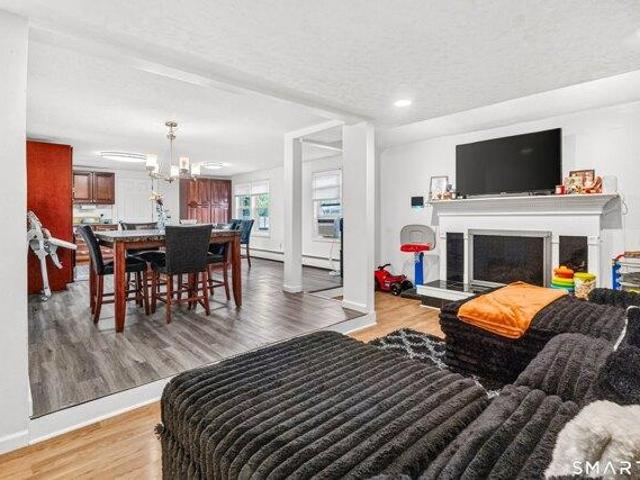 house with 3 bedroom, Hamden CT ES105189877