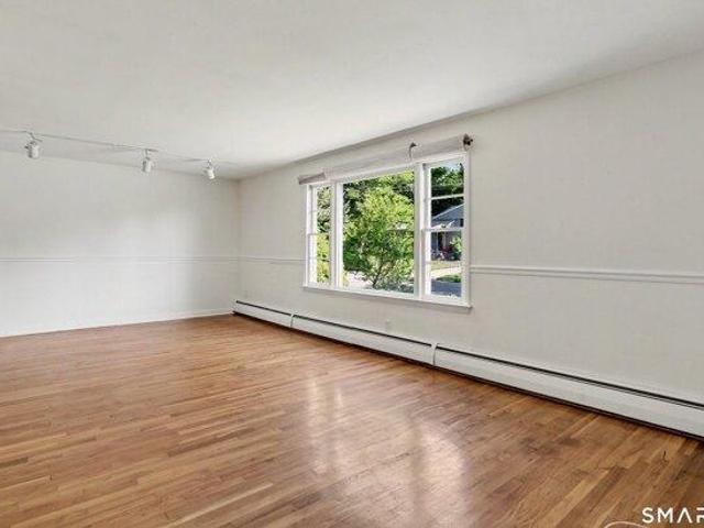 house with 3 bedroom, Hamden CT ES105191474