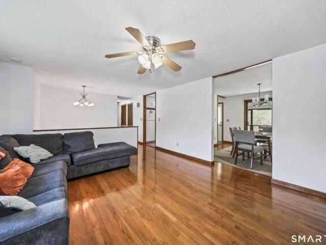 house with 3 bedroom, Hamden CT ES105204631