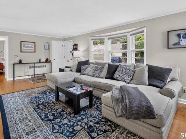 house with 3 bedroom, Hamden CT ES105204636