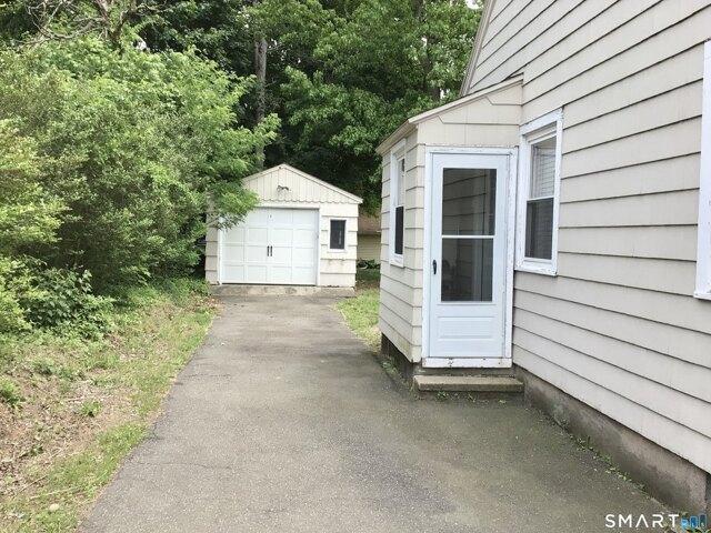 house with 3 bedroom, Hamden CT ES105207097