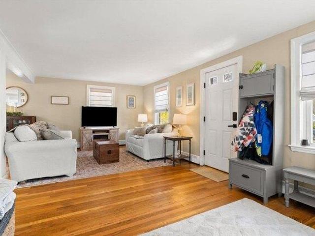 house with 3 bedroom, Hamilton MA ES103852005
