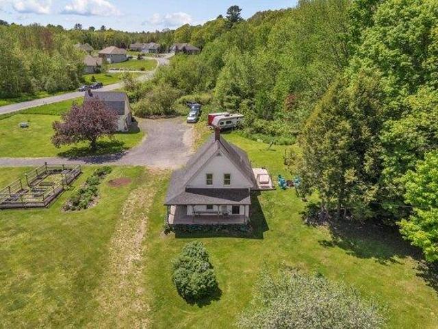 house with 3 bedroom, Hampden ME ES105115817