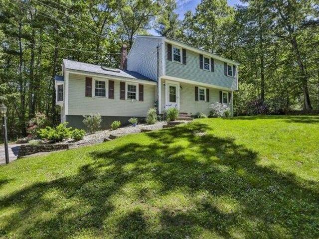 house with 3 bedroom, Hampstead NH DLS103018018