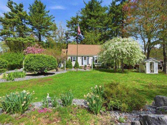 house with 3 bedroom, Hampstead NH DS102347148