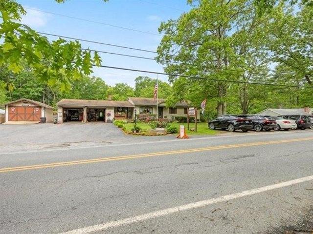 house with 3 bedroom, Hampstead NH ES104758234