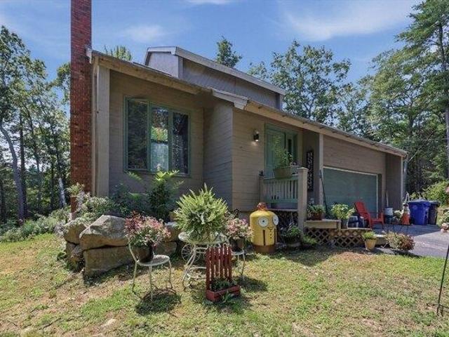 house with 3 bedroom, Hampstead NH ES105123014