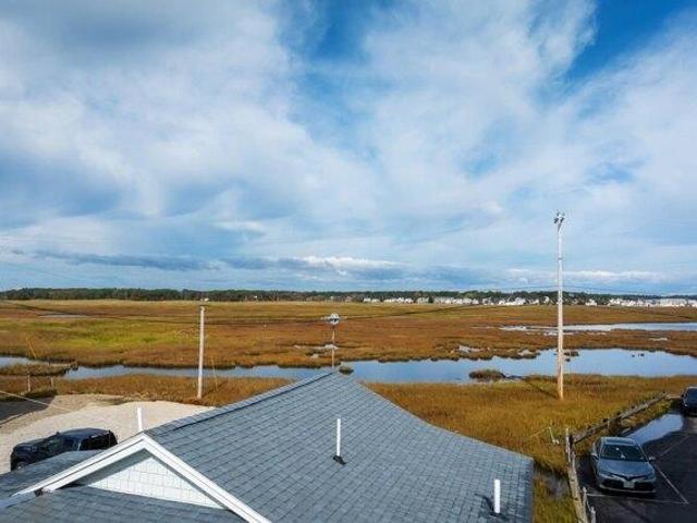 house with 3 bedroom, Hampton NH DLS102258295