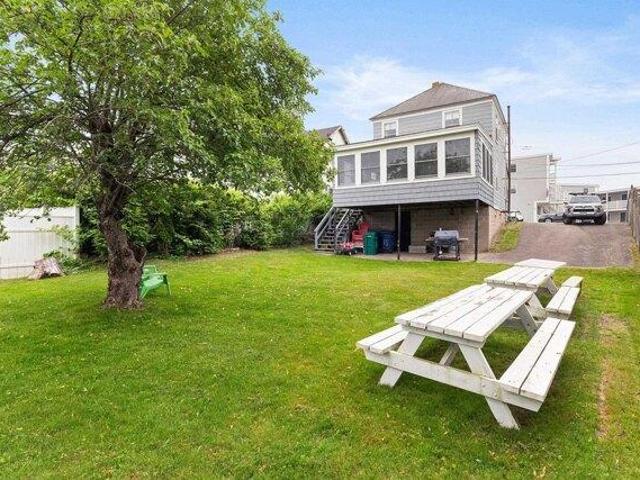 house with 3 bedroom, Hampton NH ES105114888