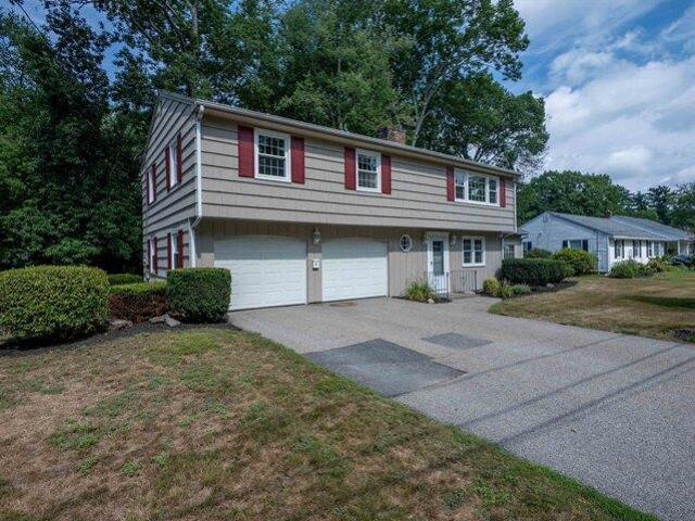 house with 3 bedroom, Hampton NH ES105116685
