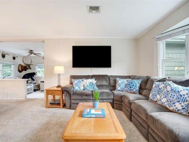 house with 3 bedroom, Hampton Bays NY ES103601276