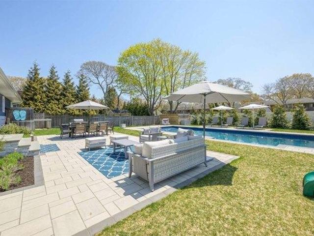 house with 3 bedroom, Hampton Bays NY ES103620444