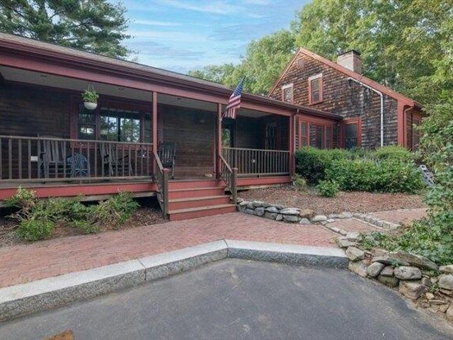 house with 3 bedroom, Hanover MA ES104409171