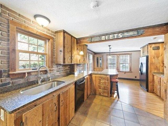 house with 3 bedroom, Hanson MA ES103494304