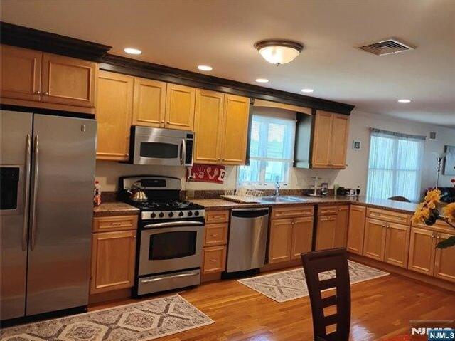 house with 3 bedroom, Hackensack NJ DLS102282562