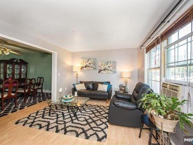 house with 3 bedroom, Hackensack NJ ES104762446