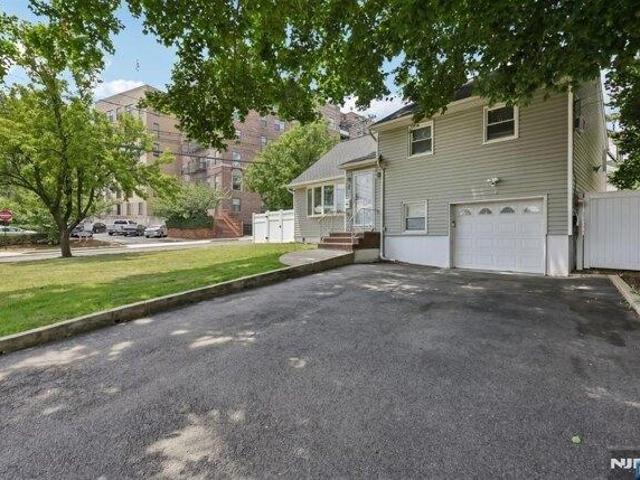 house with 3 bedroom, Hackensack NJ ES104850509