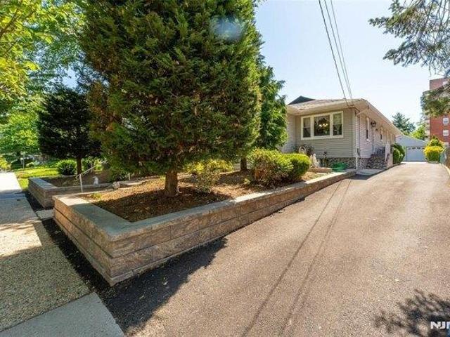 house with 3 bedroom, Hackensack NJ ES103666918
