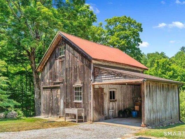 house with 3 bedroom, Haddam CT DS104114700