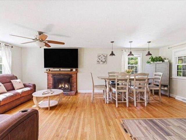 house with 3 bedroom, Halifax MA ES103494336
