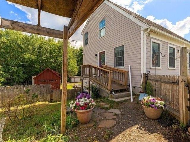 house with 3 bedroom, Halifax MA ES103969865