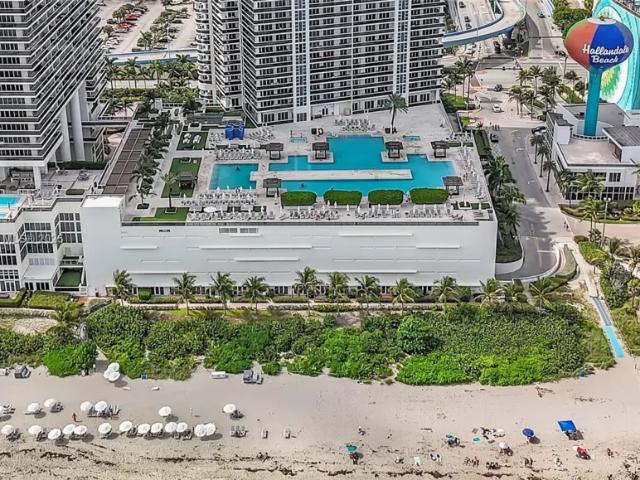 house with 3 bedroom, Hallandale Beach FL FL ES102715736