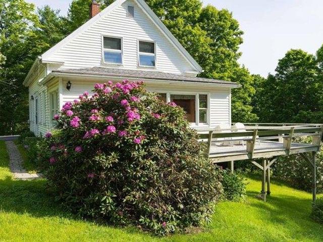 house with 3 bedroom, Hallowell ME ES104408228