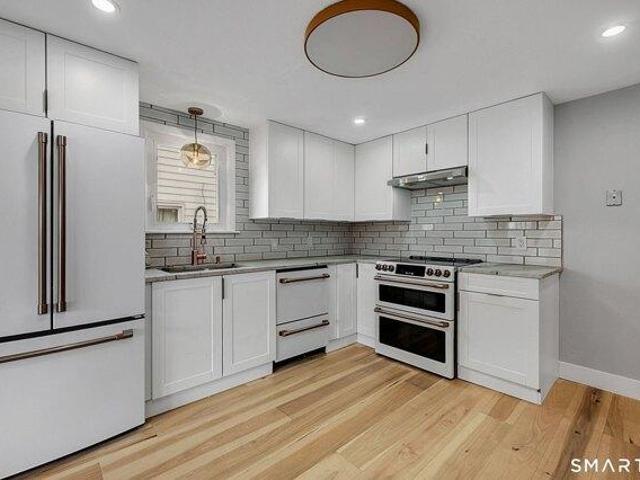 house with 3 bedroom, Hartford CT DLS103126880