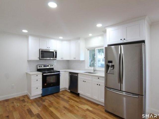 house with 3 bedroom, Hartford CT ES105141335