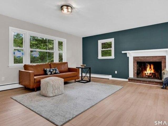 house with 3 bedroom, Harwinton CT ES103188804