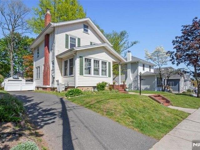 house with 3 bedroom, Hasbrouck Heights NJ DS102527871