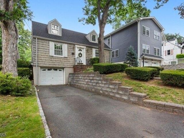 house with 3 bedroom, Hasbrouck Heights NJ ES105124949