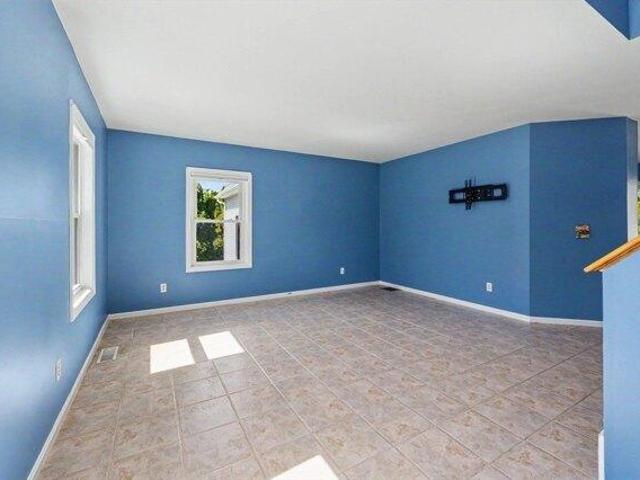 house with 3 bedroom, Haverhill MA DLS102528975