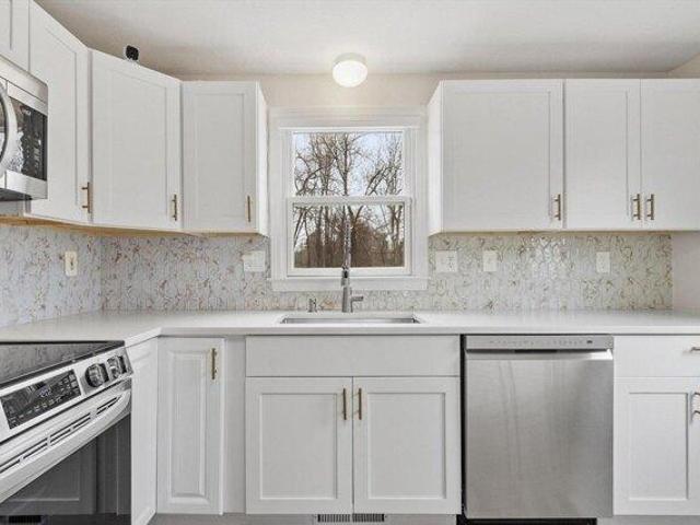 house with 3 bedroom, Haverhill MA DLS102633566