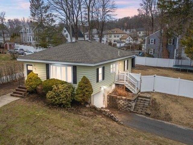 house with 3 bedroom, Haverhill MA DS101895709