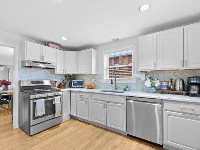 house with 3 bedroom, Haverhill MA DS102411156