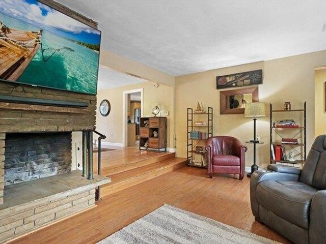 house with 3 bedroom, Haverhill MA ES102859647