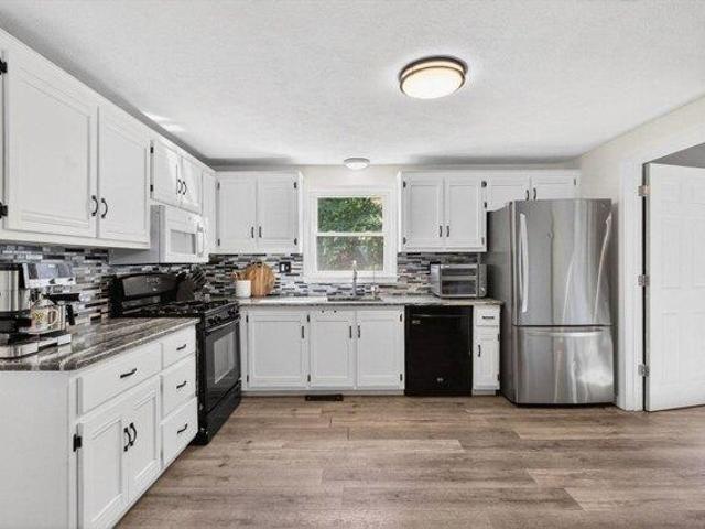house with 3 bedroom, Haverhill MA ES103438578