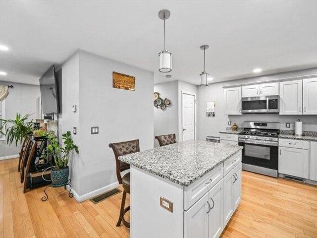 house with 3 bedroom, Haverhill MA ES103035588