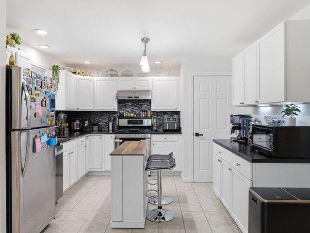 house with 3 bedroom, Haverhill MA ES103220939