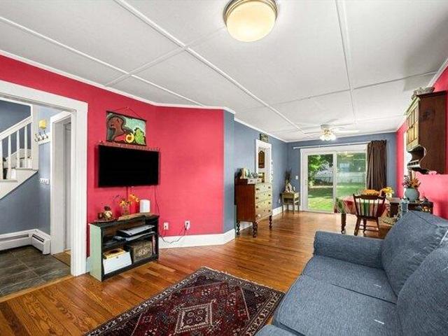 house with 3 bedroom, Haverhill MA ES105095656