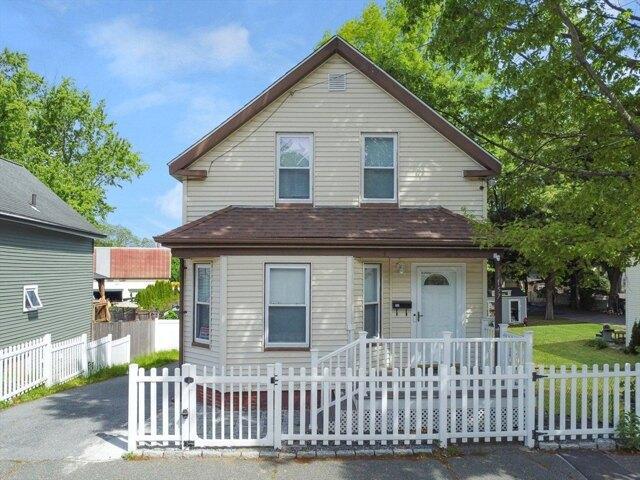 house with 3 bedroom, Haverhill MA ES105122730