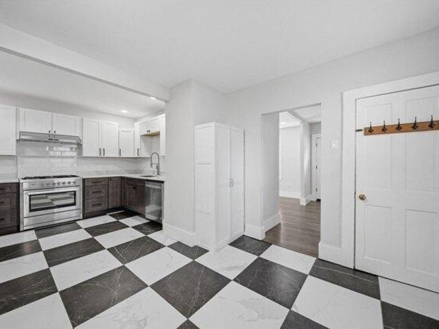 house with 3 bedroom, Haverhill MA ES105157110