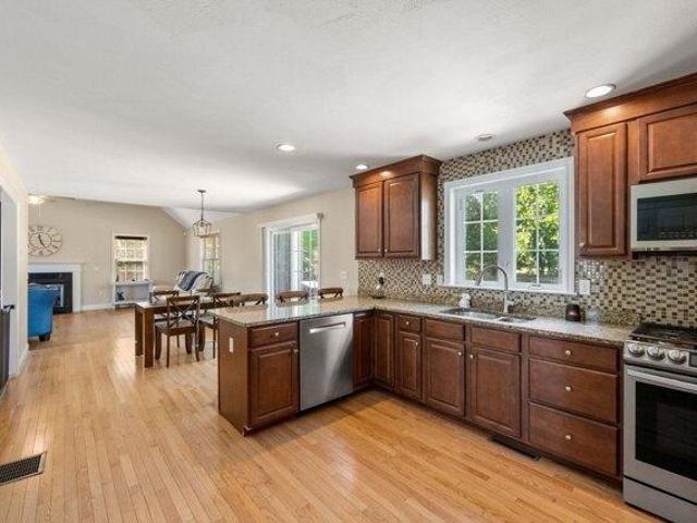 house with 3 bedroom, Haverhill MA ES105340500