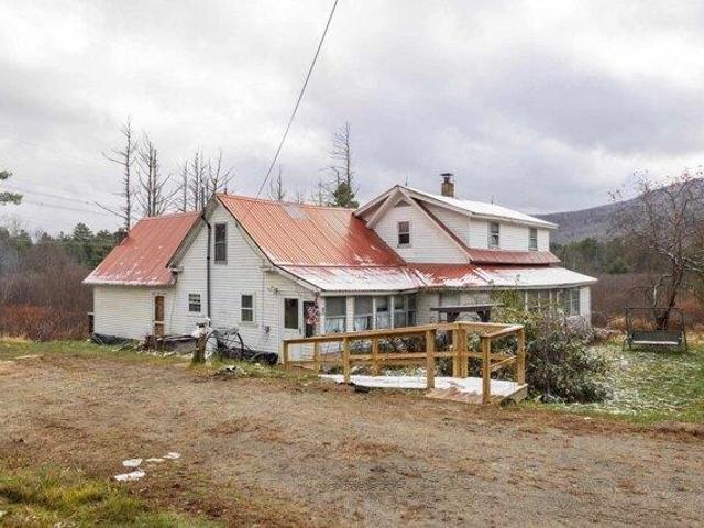 house with 3 bedroom, Haverhill NH ES104152161