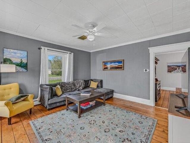 house with 3 bedroom, Haverhill NH ES105113596