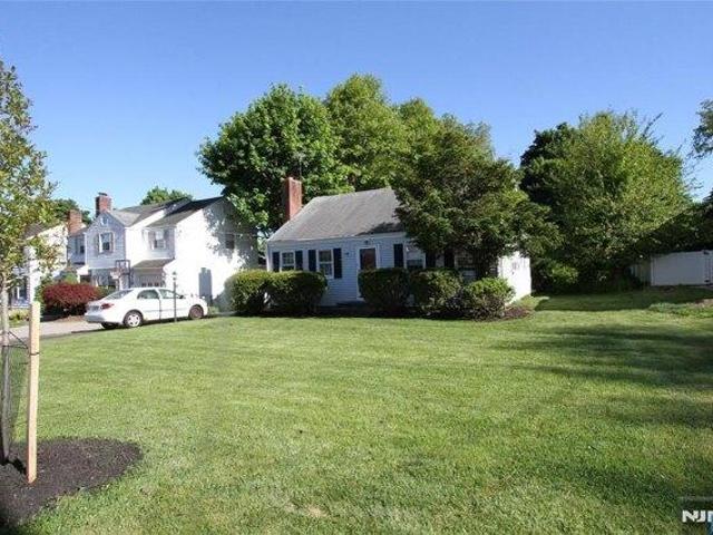 house with 3 bedroom, Hawthorne NJ DLS102727847