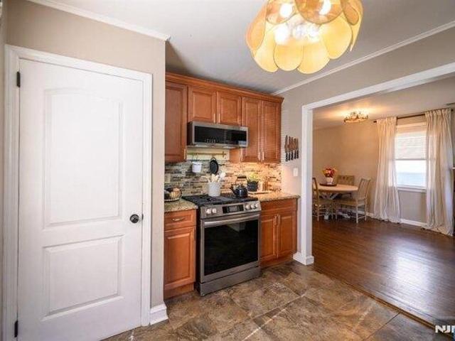 house with 3 bedroom, Hawthorne NJ DS104409033